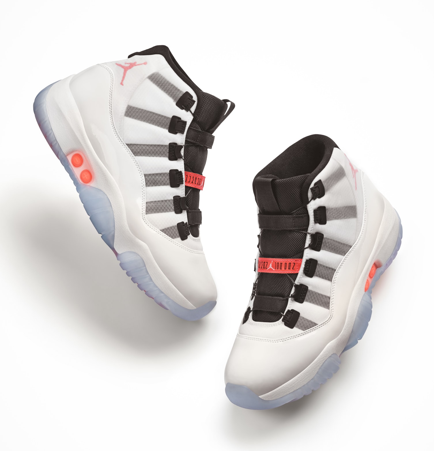 Presentación Air Jordan XI con cordones automáticos